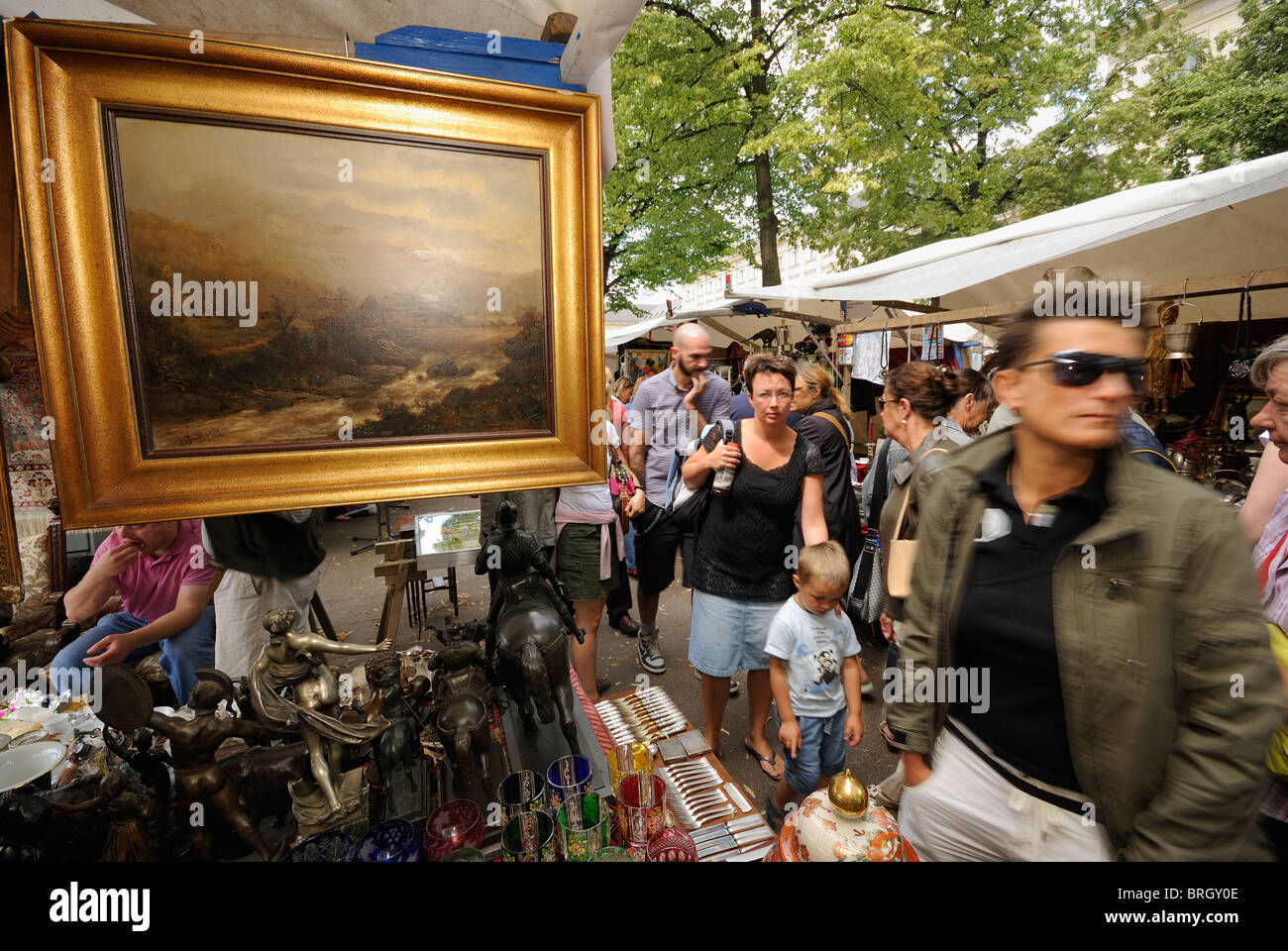17th june street hi-res stock photography and images - Alamy
