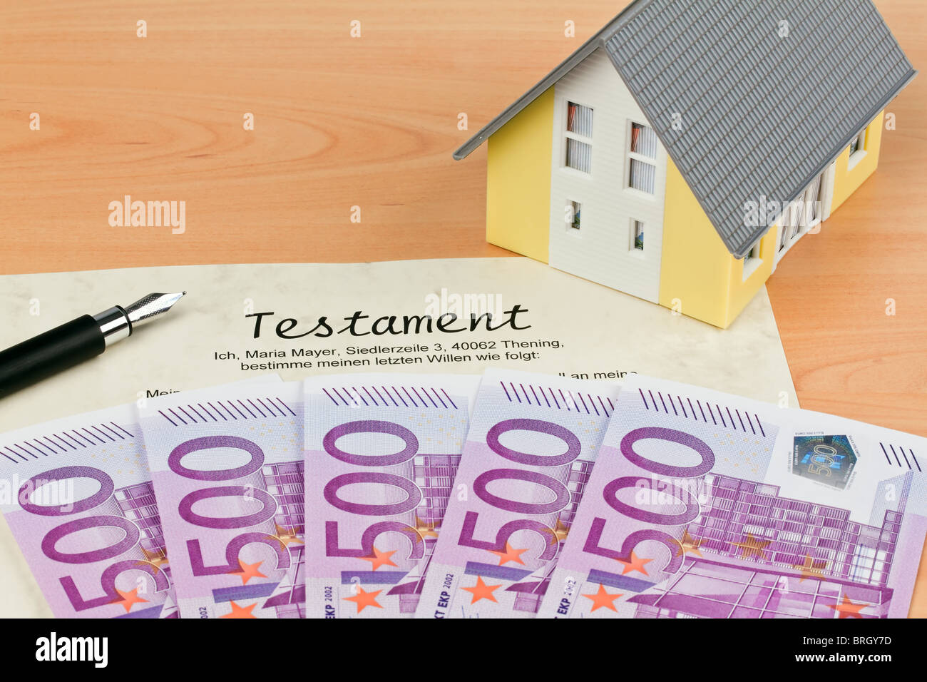 Die notes hi-res stock photography and images - Alamy