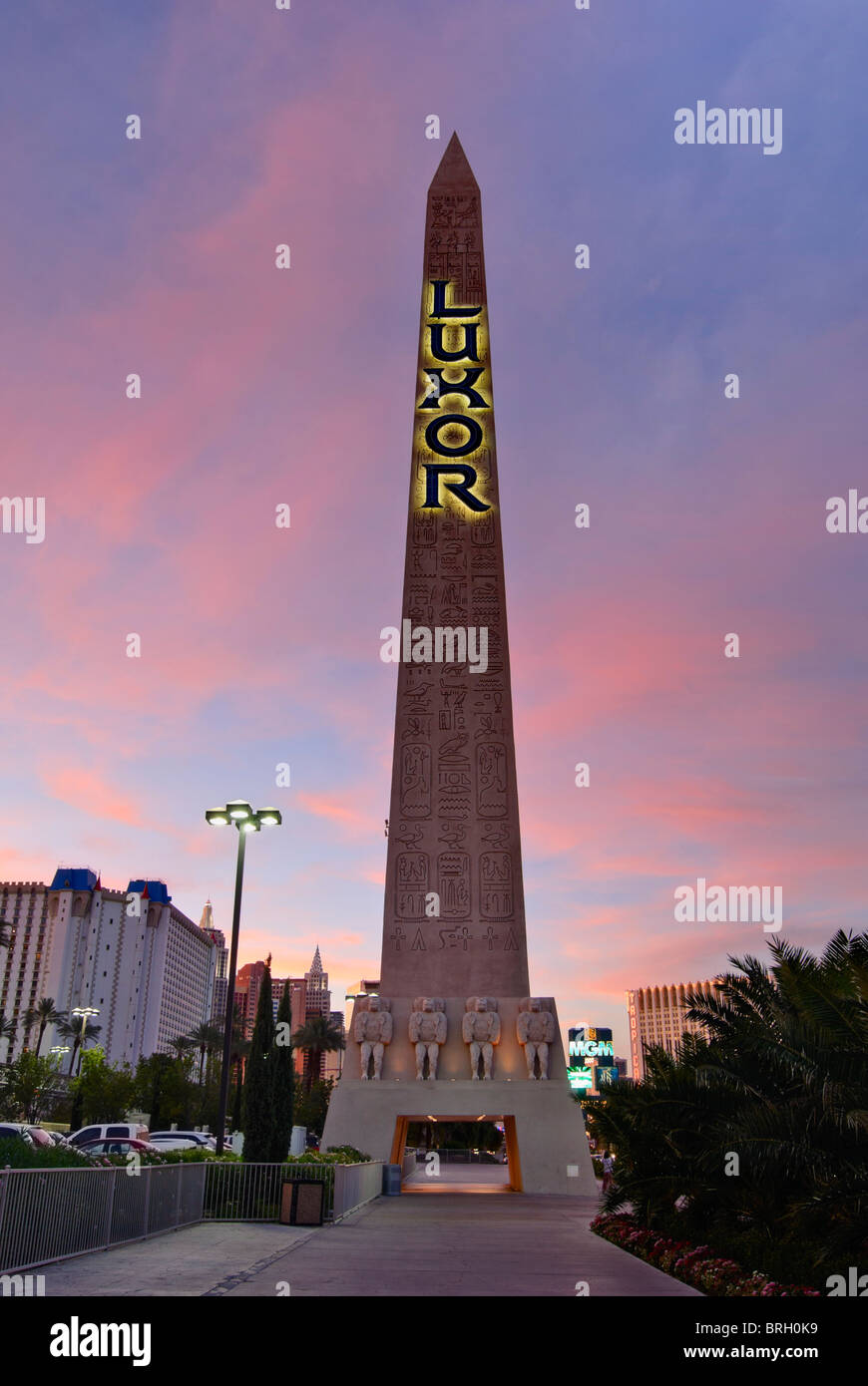 Luxor hotel pyramid hi-res stock photography and images - Alamy