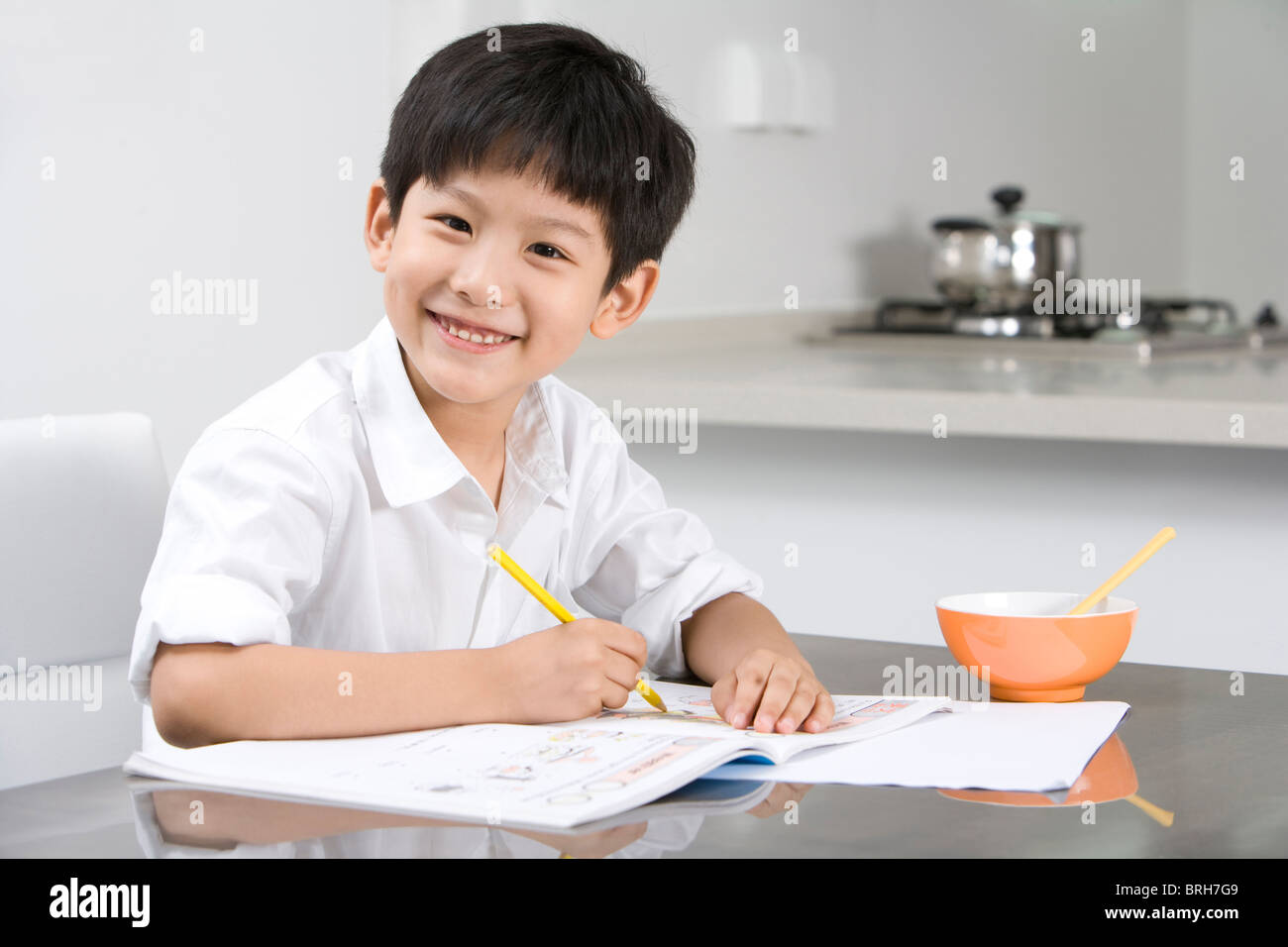 Children kitchen ethnicities hi-res stock photography and images - Alamy