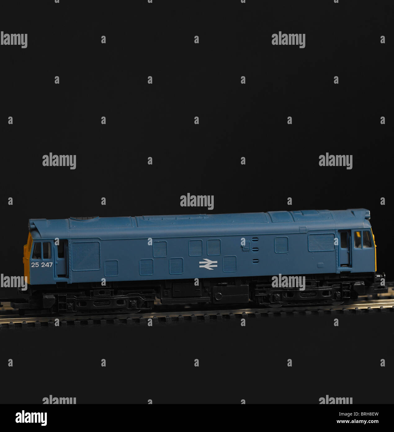 Class 25 locomotive hi-res stock photography and images - Alamy