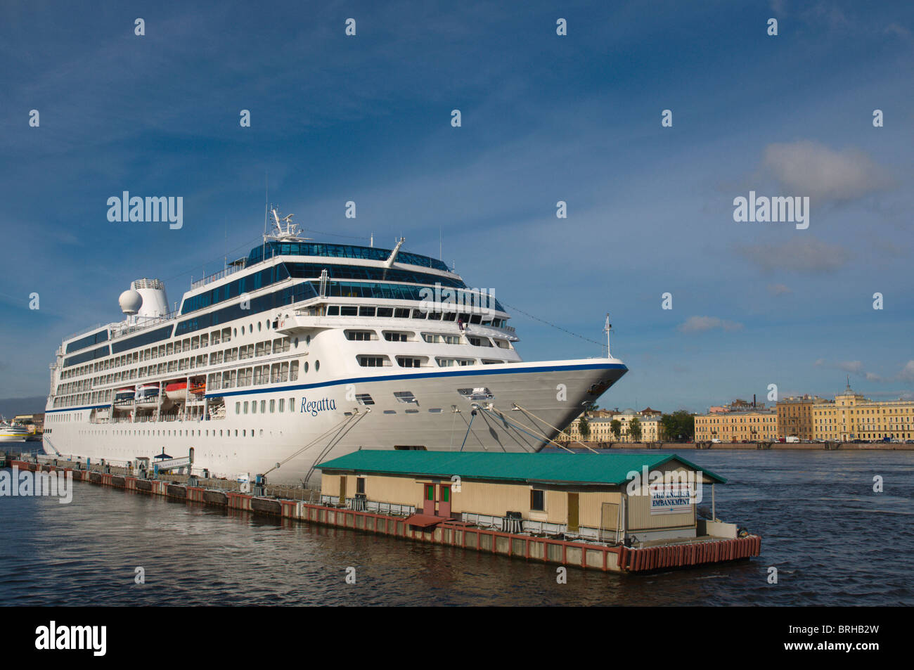 English embankment hi-res stock photography and images - Alamy