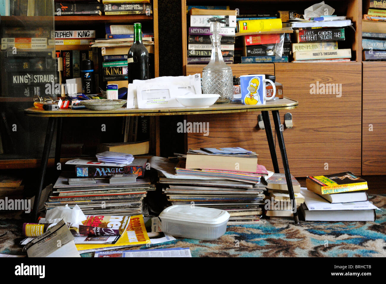 Messy room books hi-res stock photography and images - Alamy