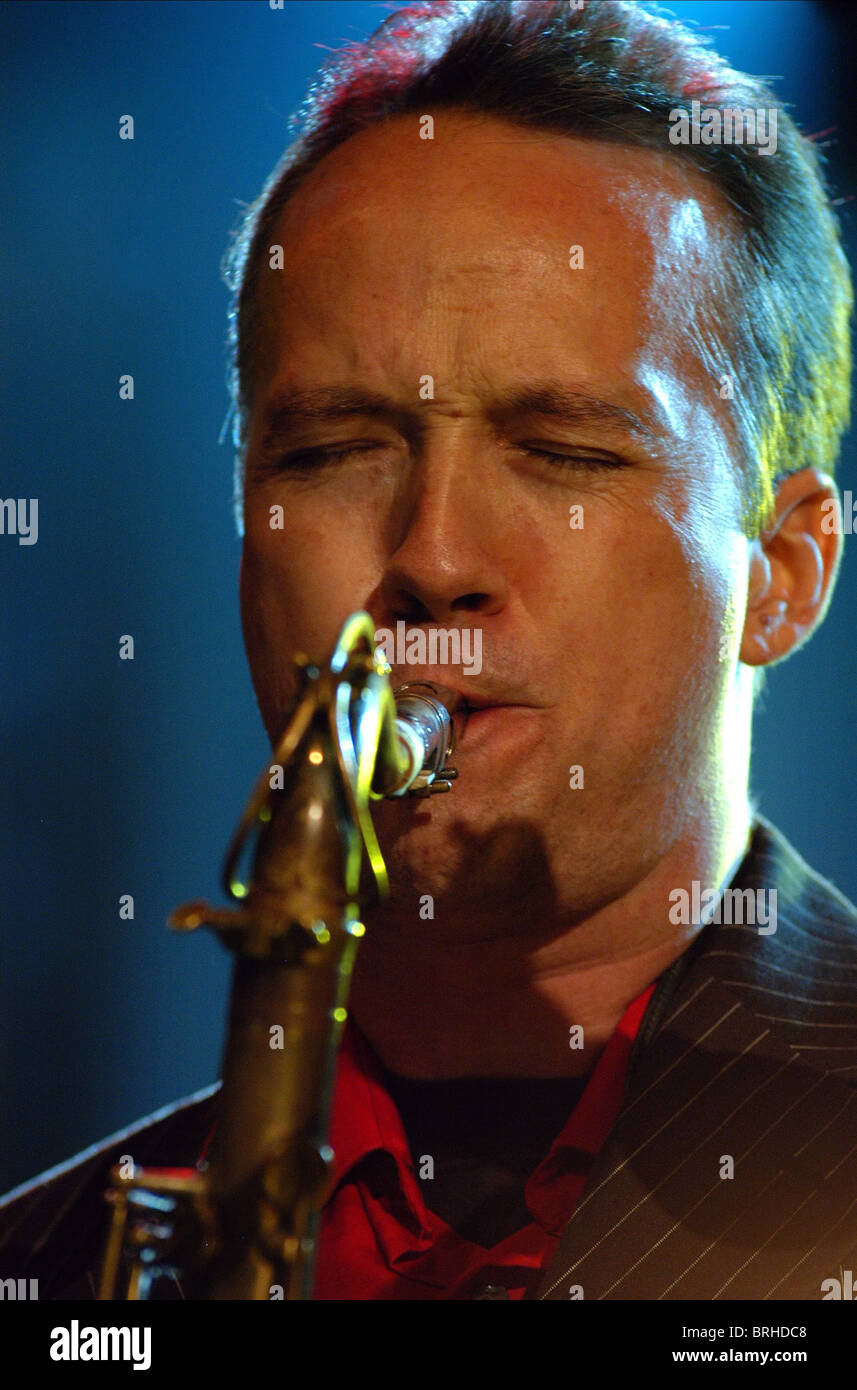 Ted nash hi-res stock photography and images - Alamy