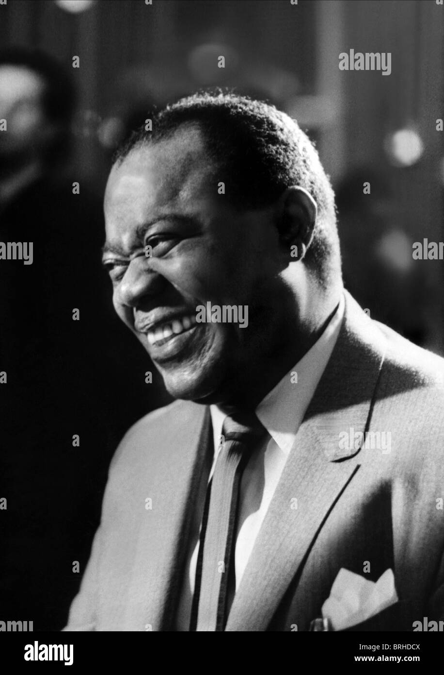 LOUIS ARMSTRONG JAZZ MUSICIAN (1965 Stock Photo - Alamy
