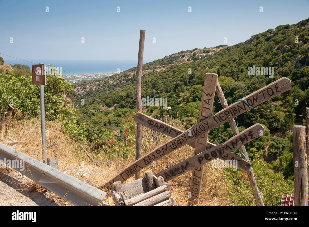 Village signposts hi-res stock photography and images - Alamy