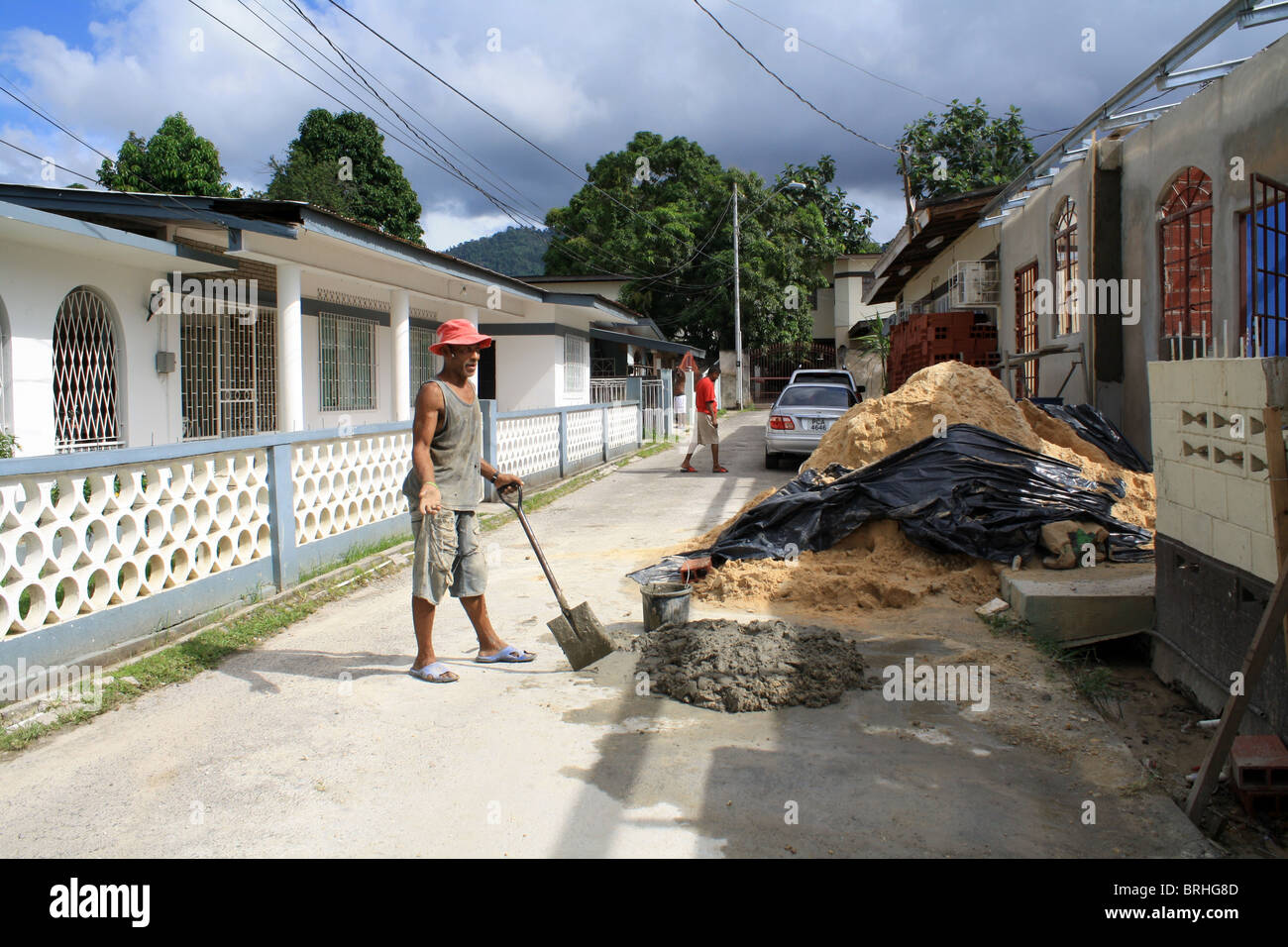 Mason shovel hi-res stock photography and images - Alamy