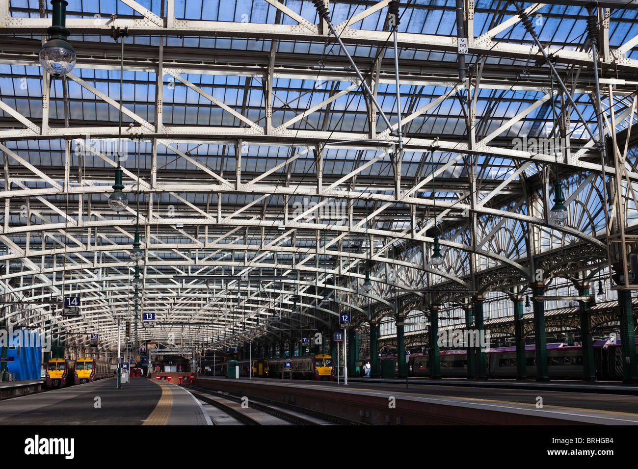 Glasgow central station hi-res stock photography and images - Alamy