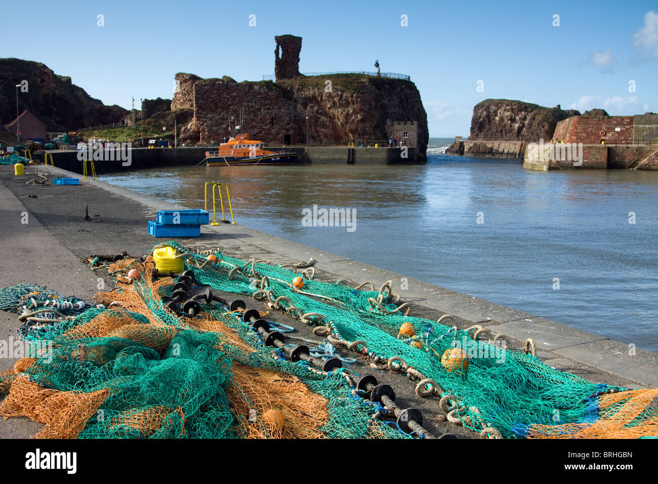 Dunbar harbour hi-res stock photography and images - Alamy