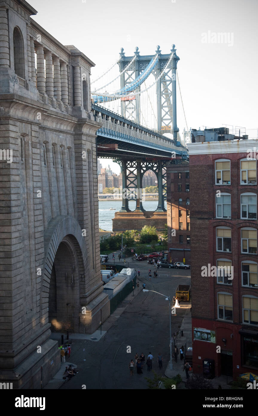 Adults dumbo street scene hi-res stock photography and images - Alamy