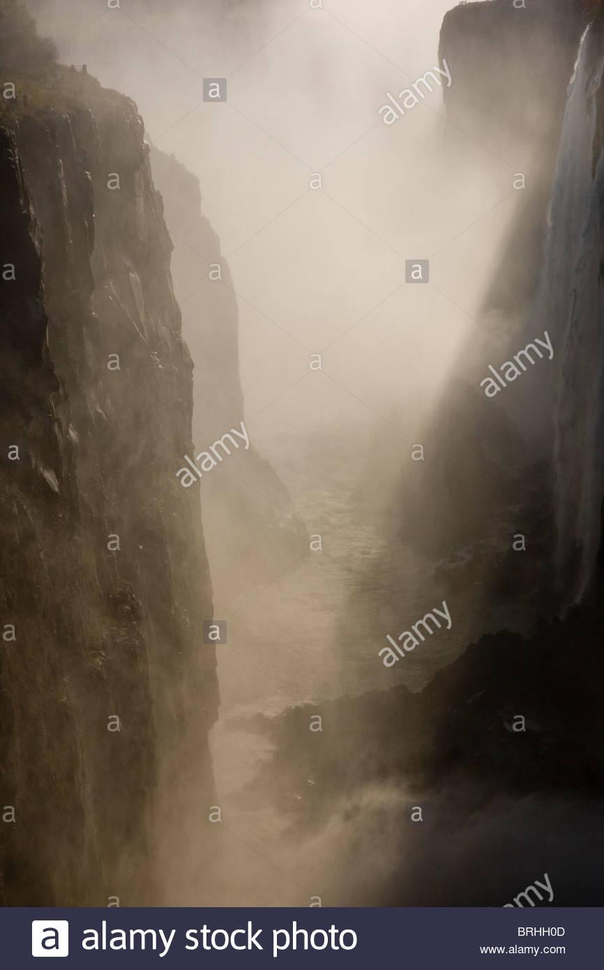Mist obscures hi-res stock photography and images - Alamy