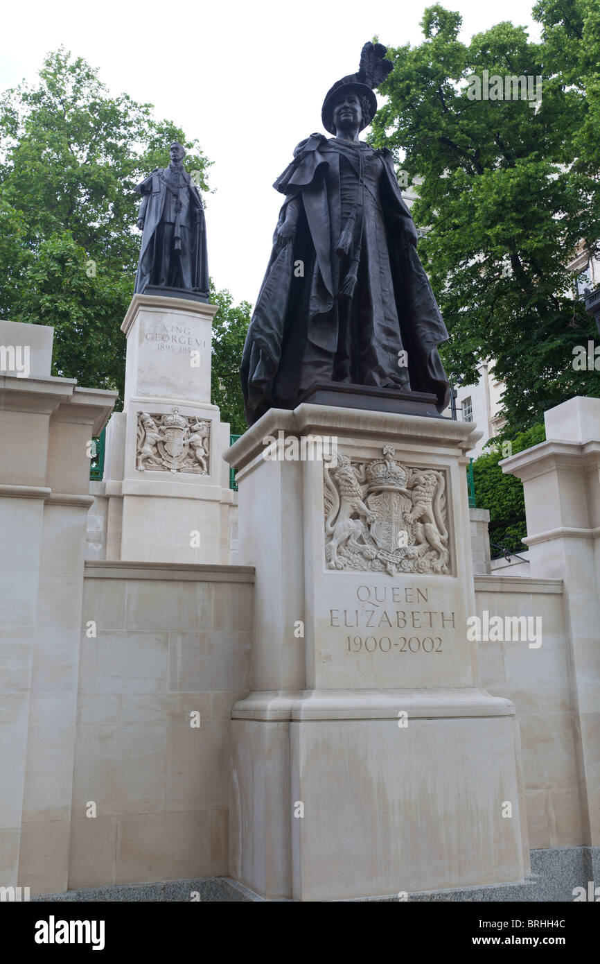 Statue king george vi hi-res stock photography and images - Alamy