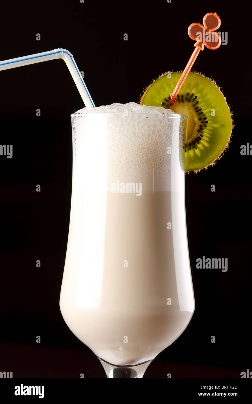 White foam cocktail hi-res stock photography and images - Alamy