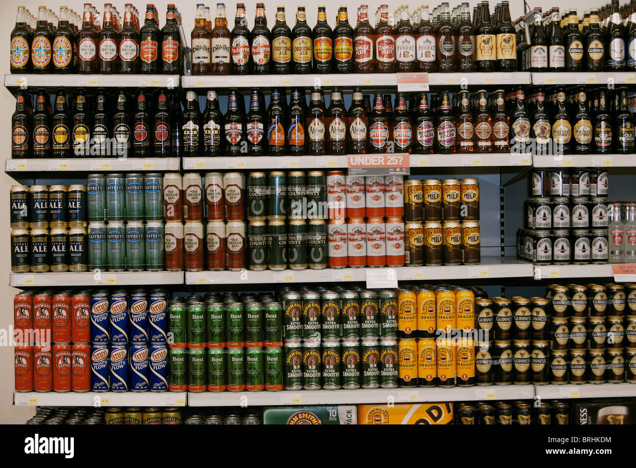 Shelf bottles cans uk hi-res stock photography and images - Alamy