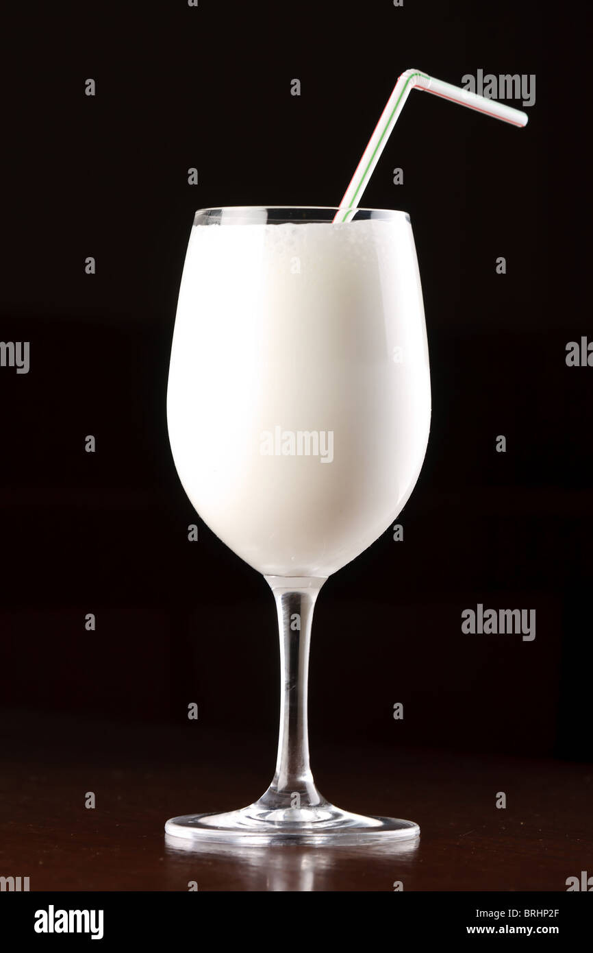 White foam cocktail hi-res stock photography and images - Alamy