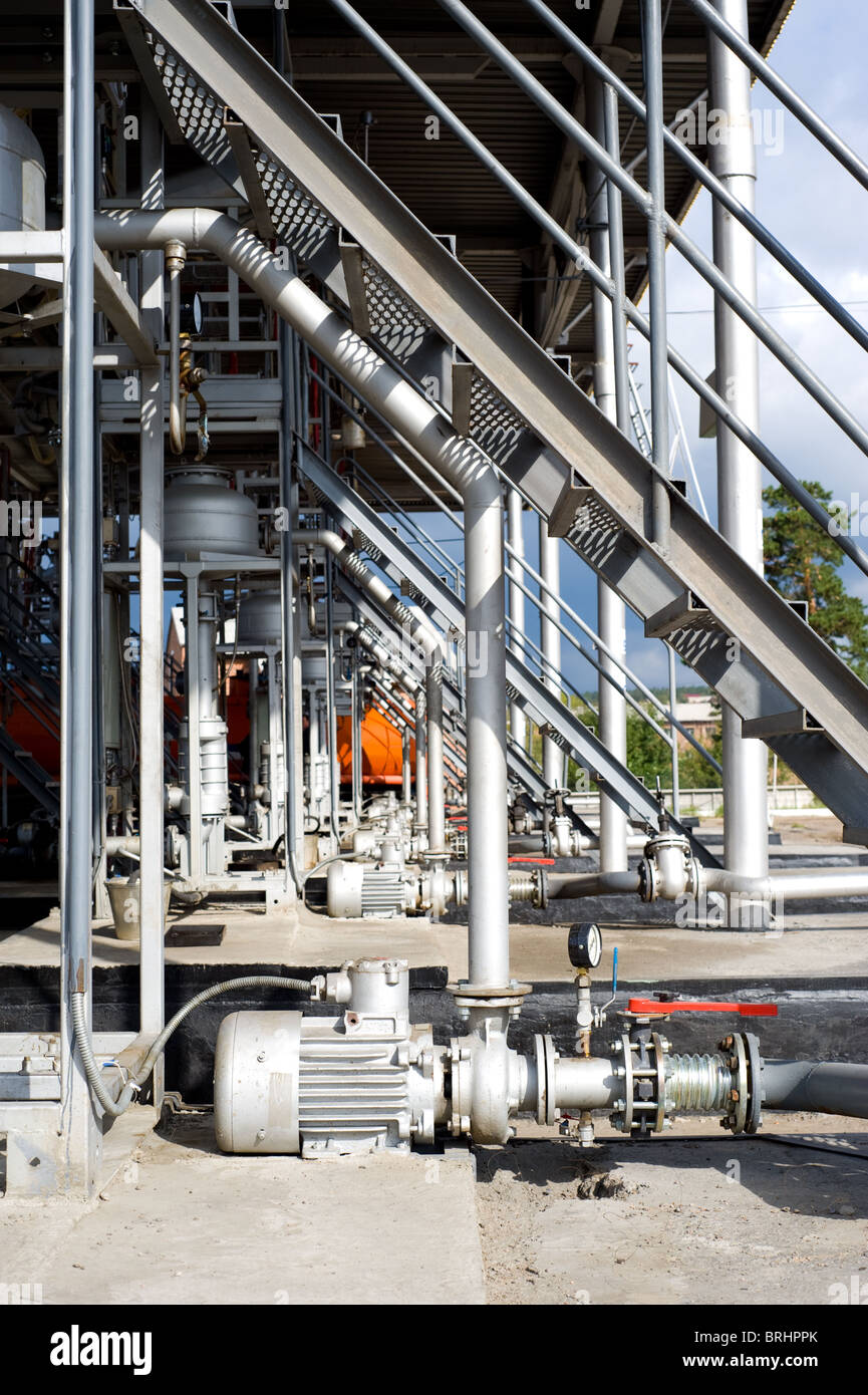 Oil loading hi-res stock photography and images - Alamy