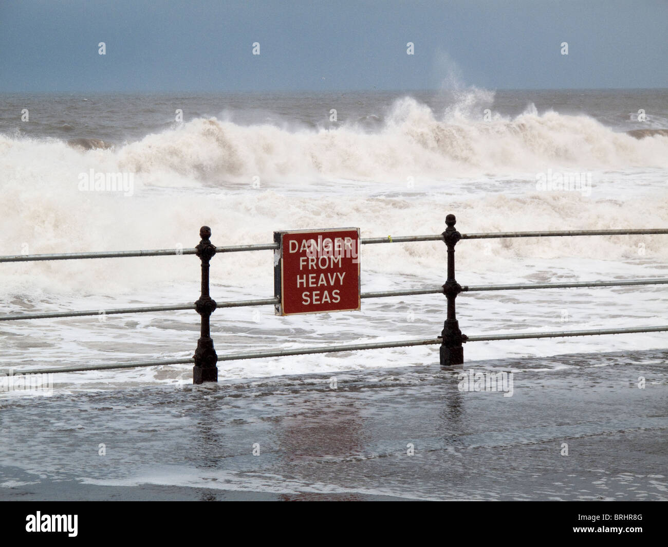 Scarborough road sign uk hi-res stock photography and images - Alamy