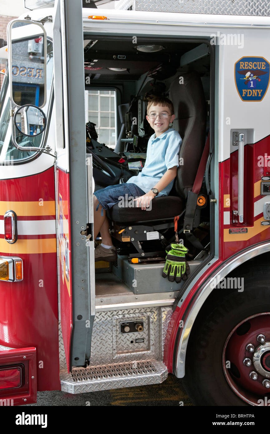New york fire department hi-res stock photography and images - Alamy