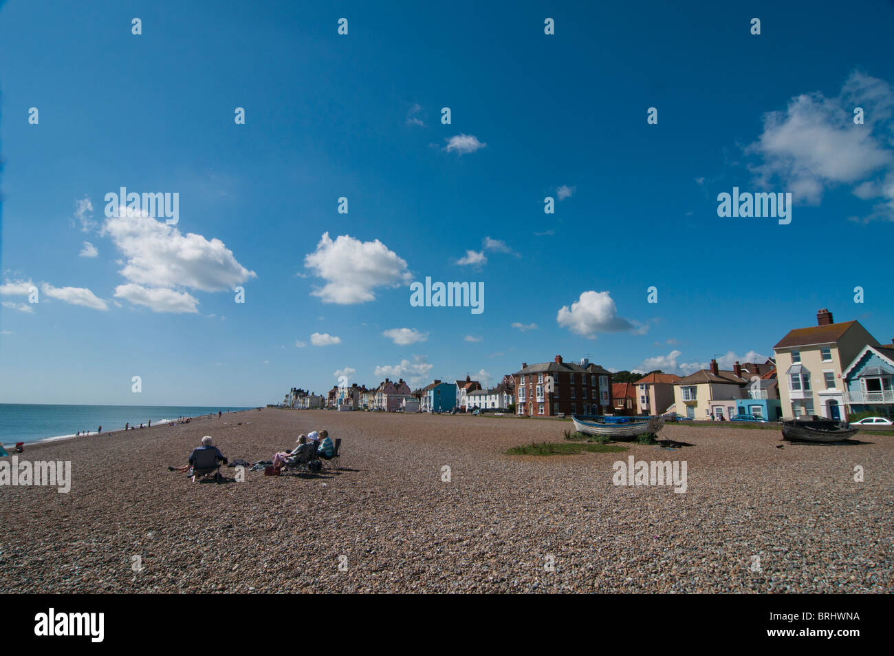 View along the beach at Aldeburgh Stock Photo - Alamy