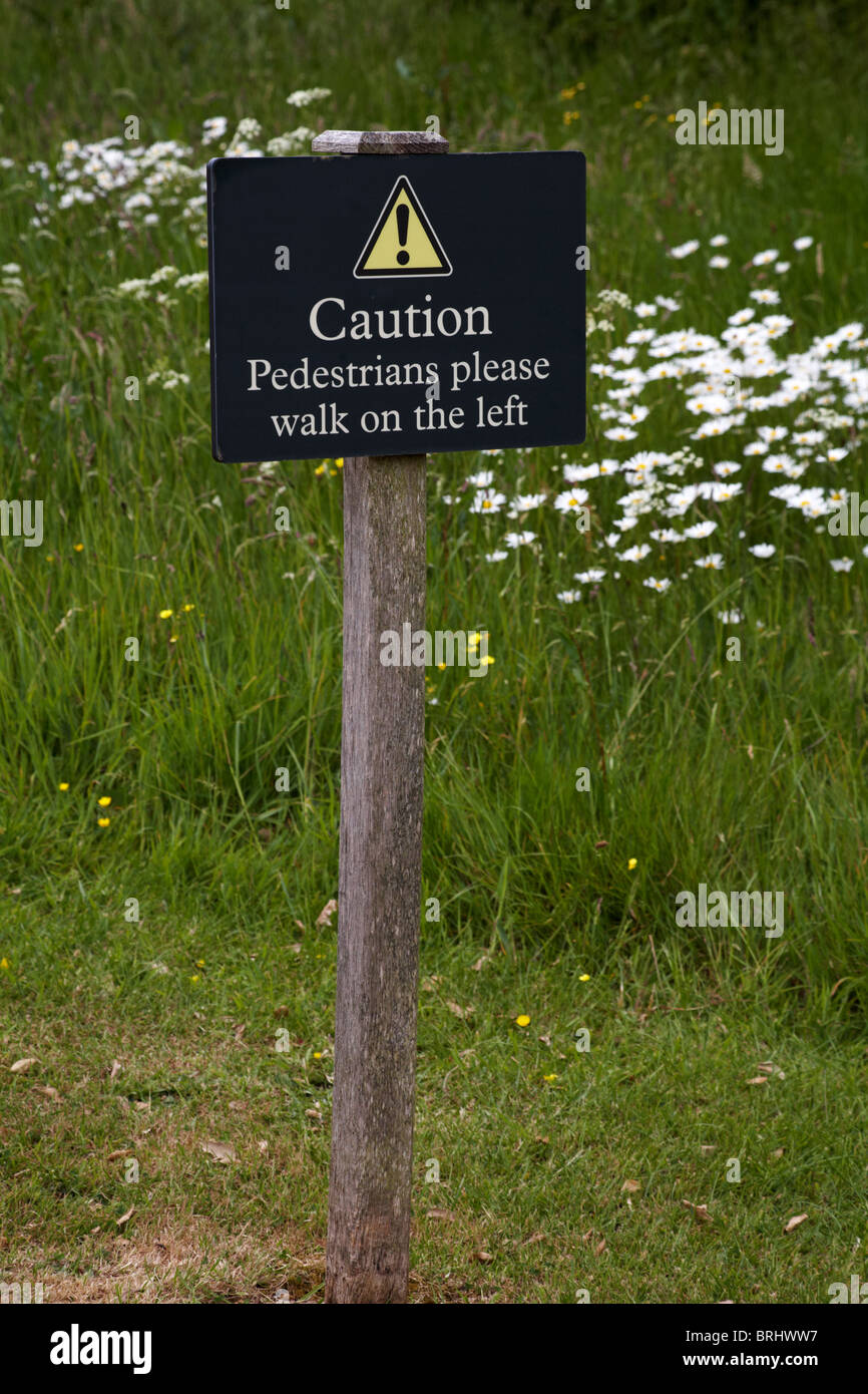 Walk on the left hi-res stock photography and images - Alamy