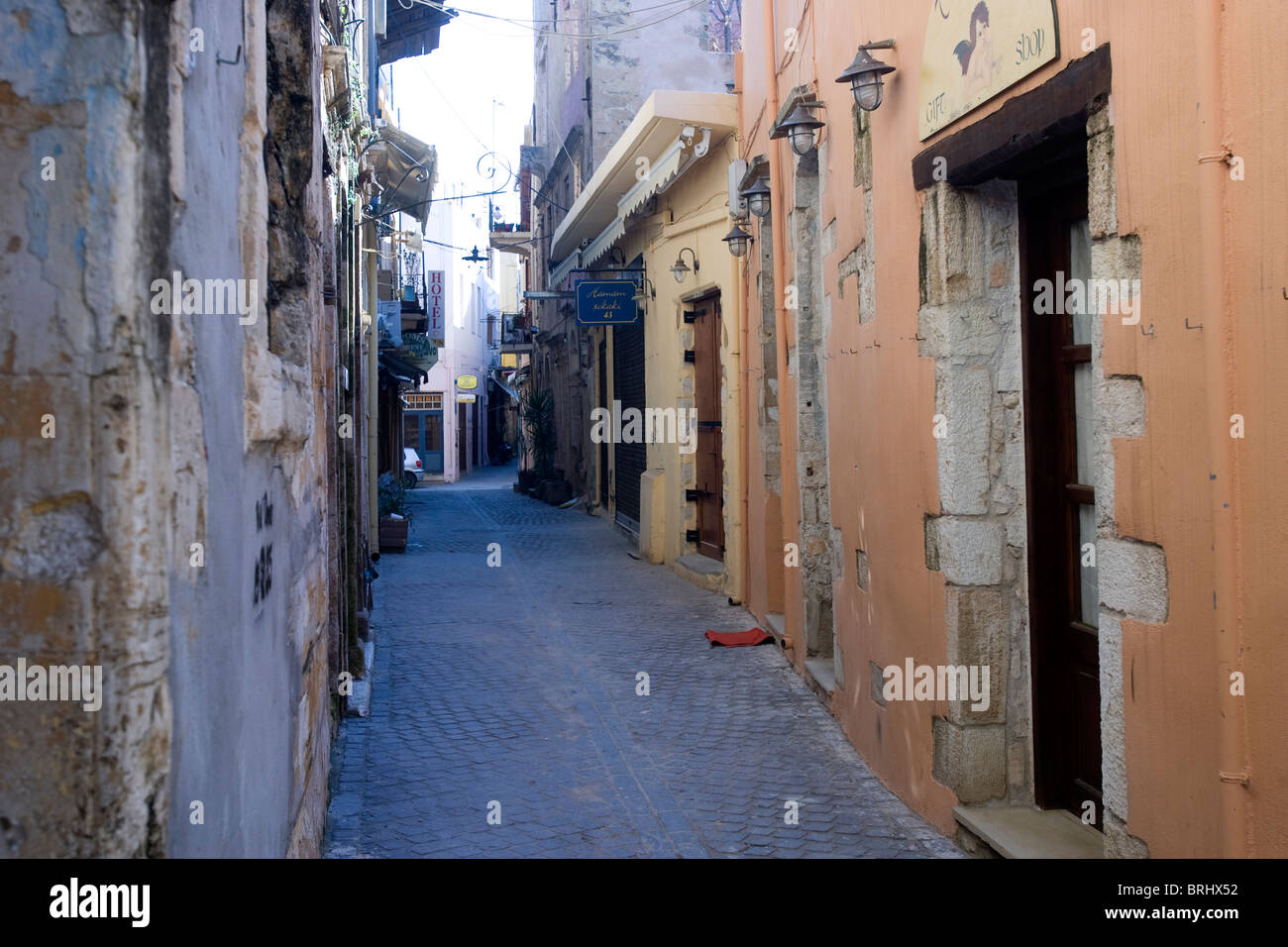 Greek street scene hi-res stock photography and images - Alamy