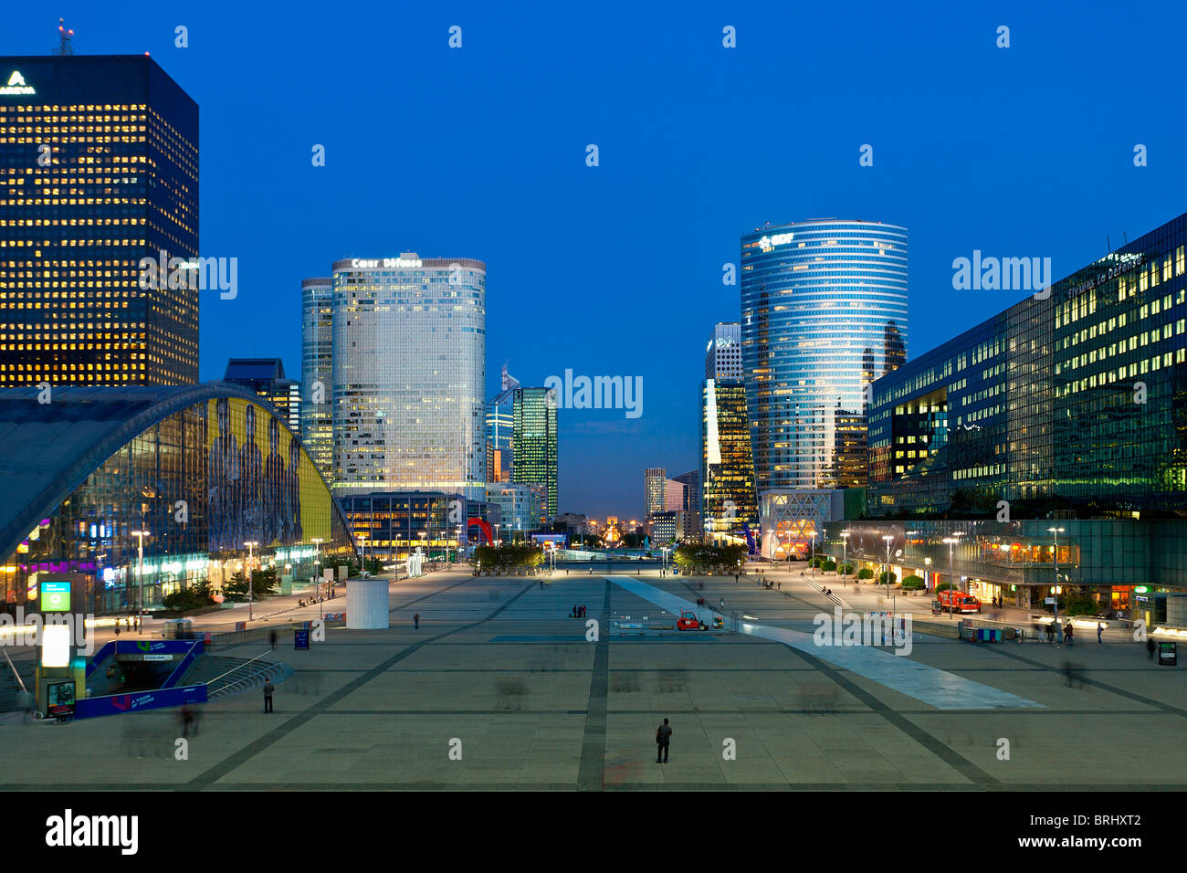 La defense paris hi-res stock photography and images - Alamy