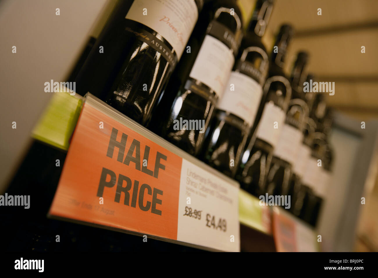 Cheap alcohol and supermarket uk hi-res stock photography and images ...