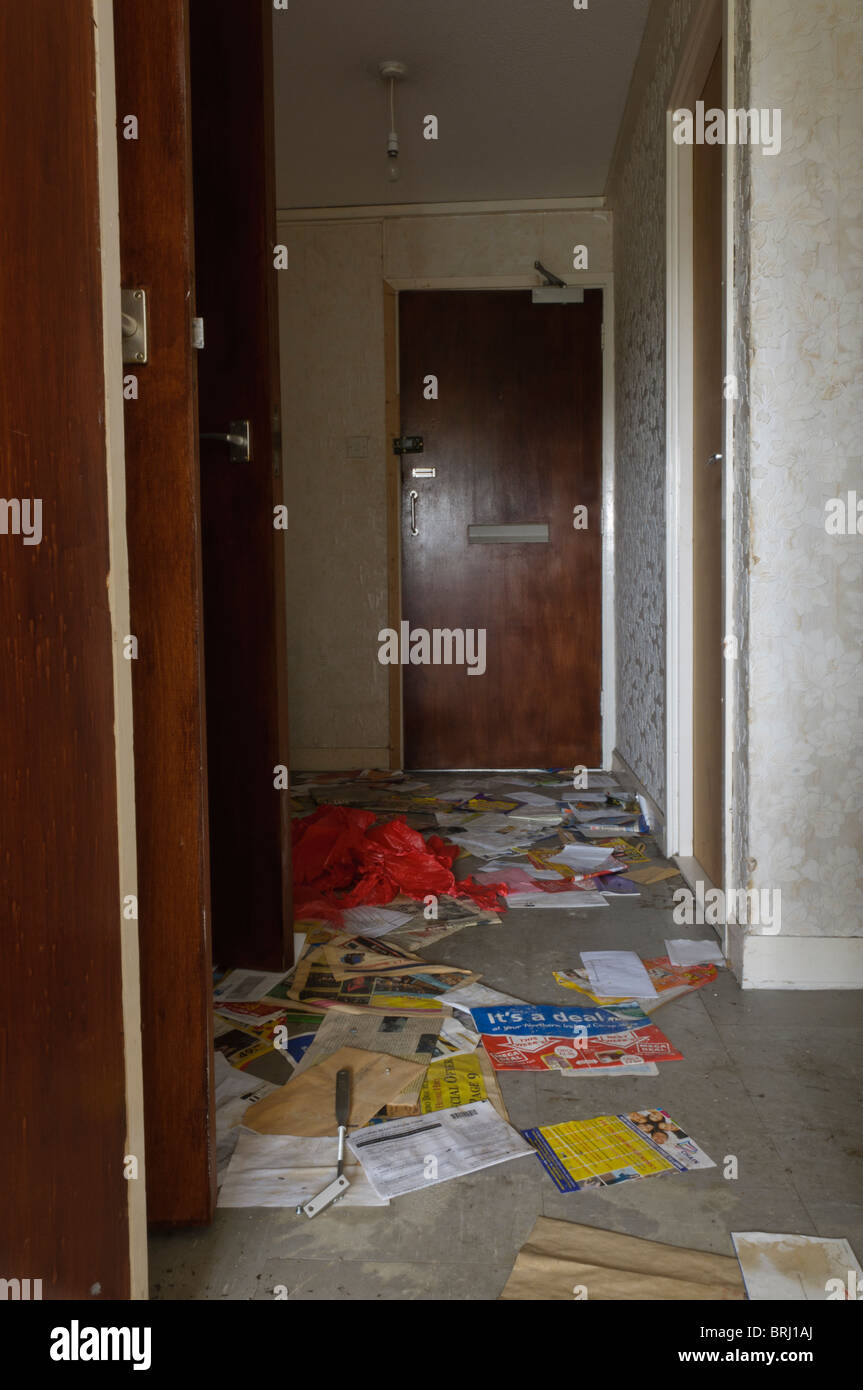 Hoarder house hi-res stock photography and images - Alamy