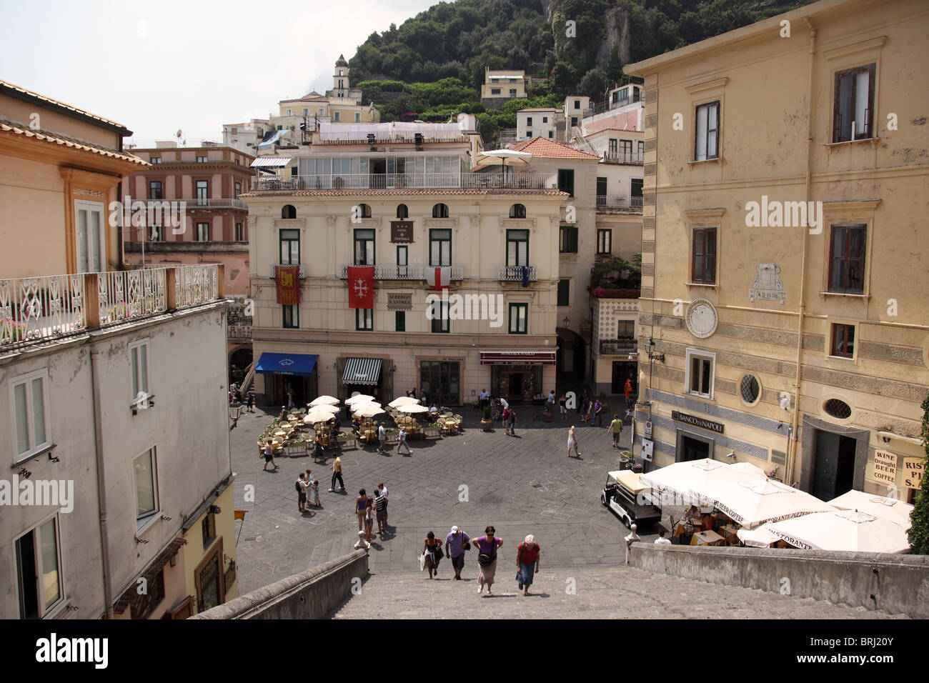 Piazza duomo amalfi hi-res stock photography and images - Alamy