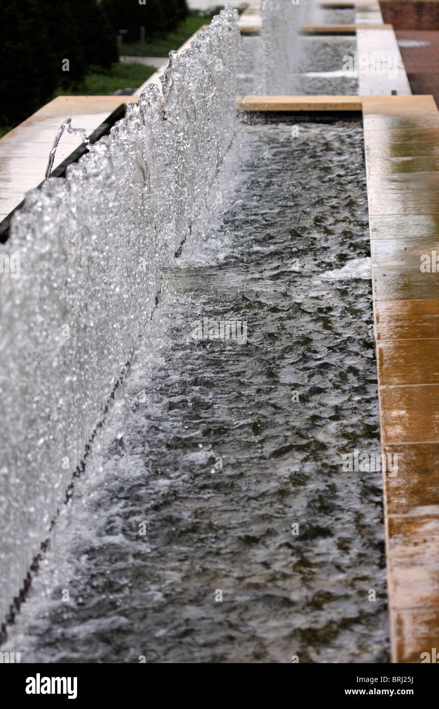 Long water fountain Stock Photo - Alamy