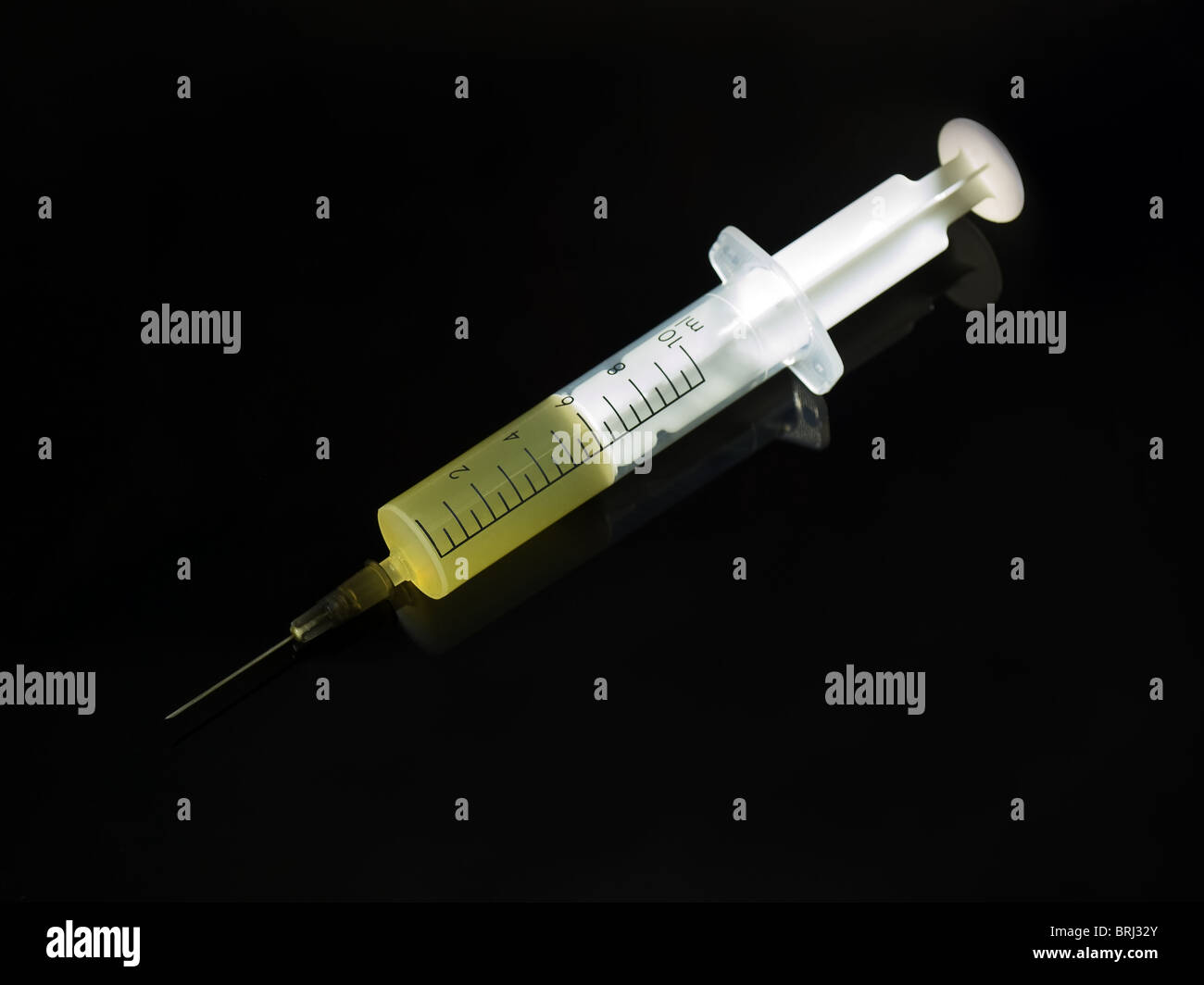 Just medical injection on a clear background Stock Photo - Alamy