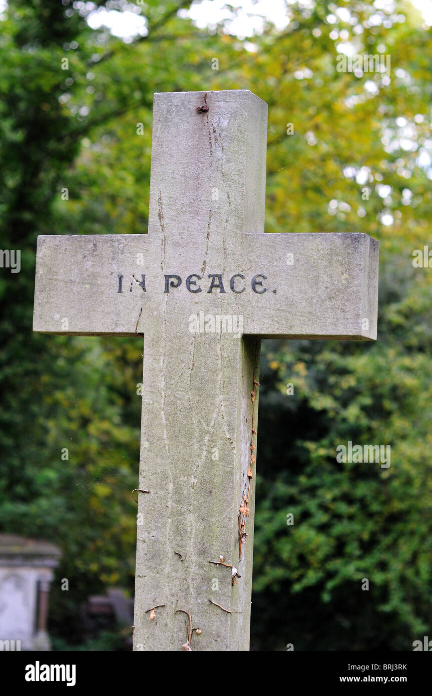 Gravestone cemetery hi-res stock photography and images - Alamy