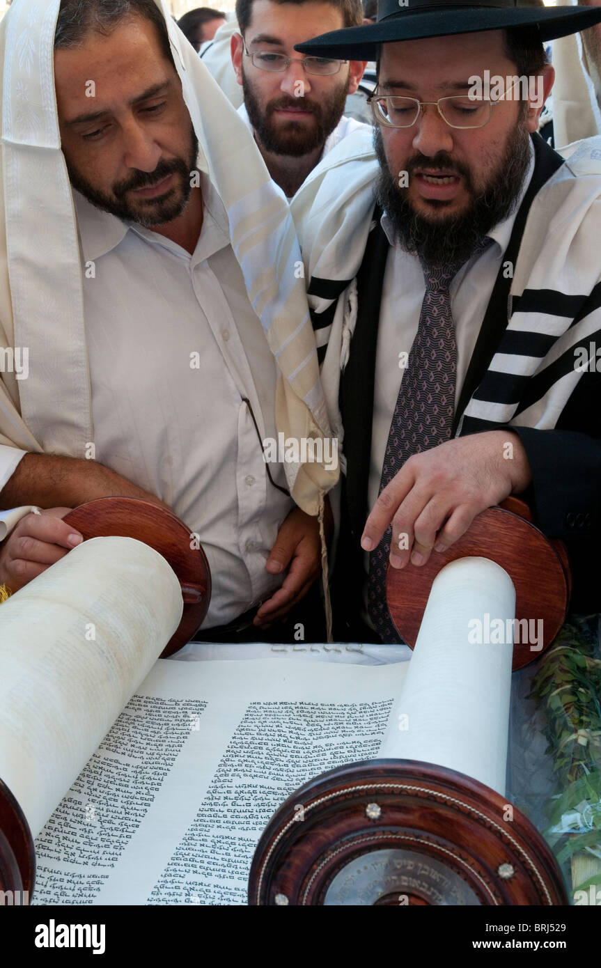 Holy torah hi-res stock photography and images - Alamy