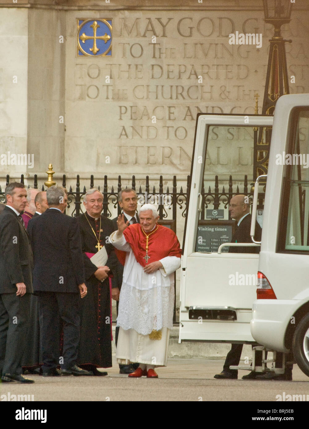 Pope benedict xvi arrives by hi-res stock photography and images - Alamy