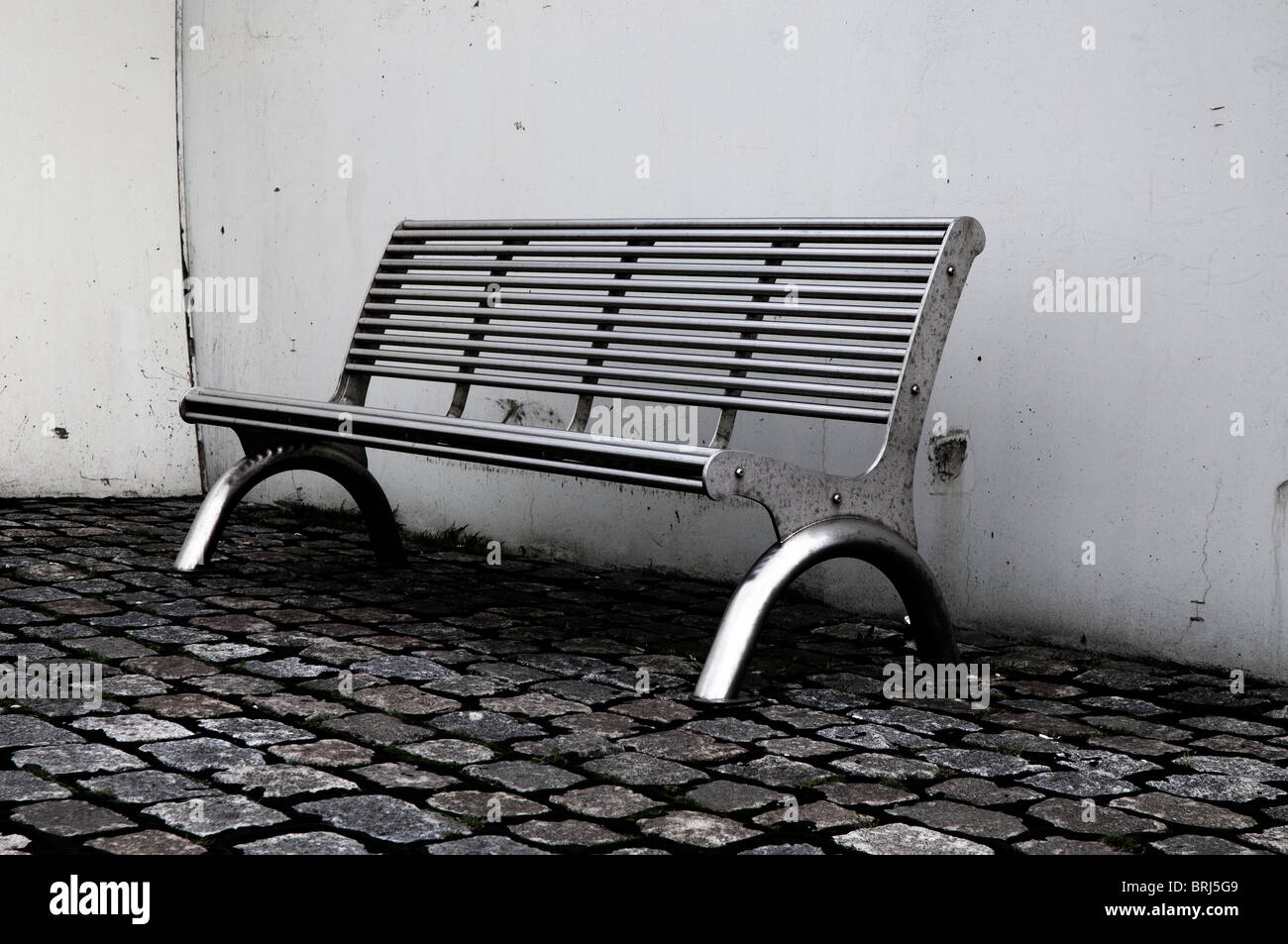 Pavement bench hi-res stock photography and images - Alamy