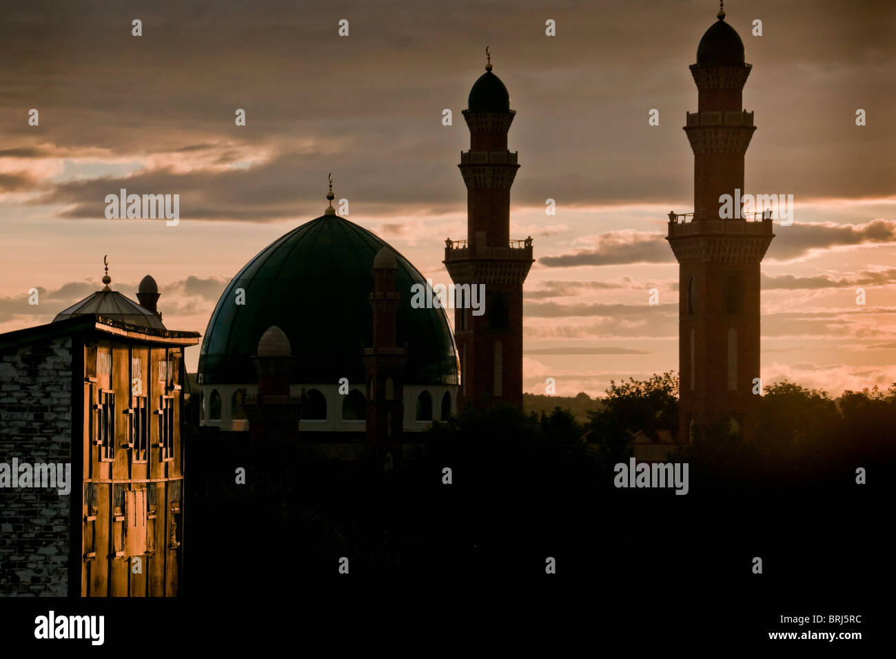 Suffa Tul Islam Mosque and the scoreboard at Park Avenue cricket ground ...