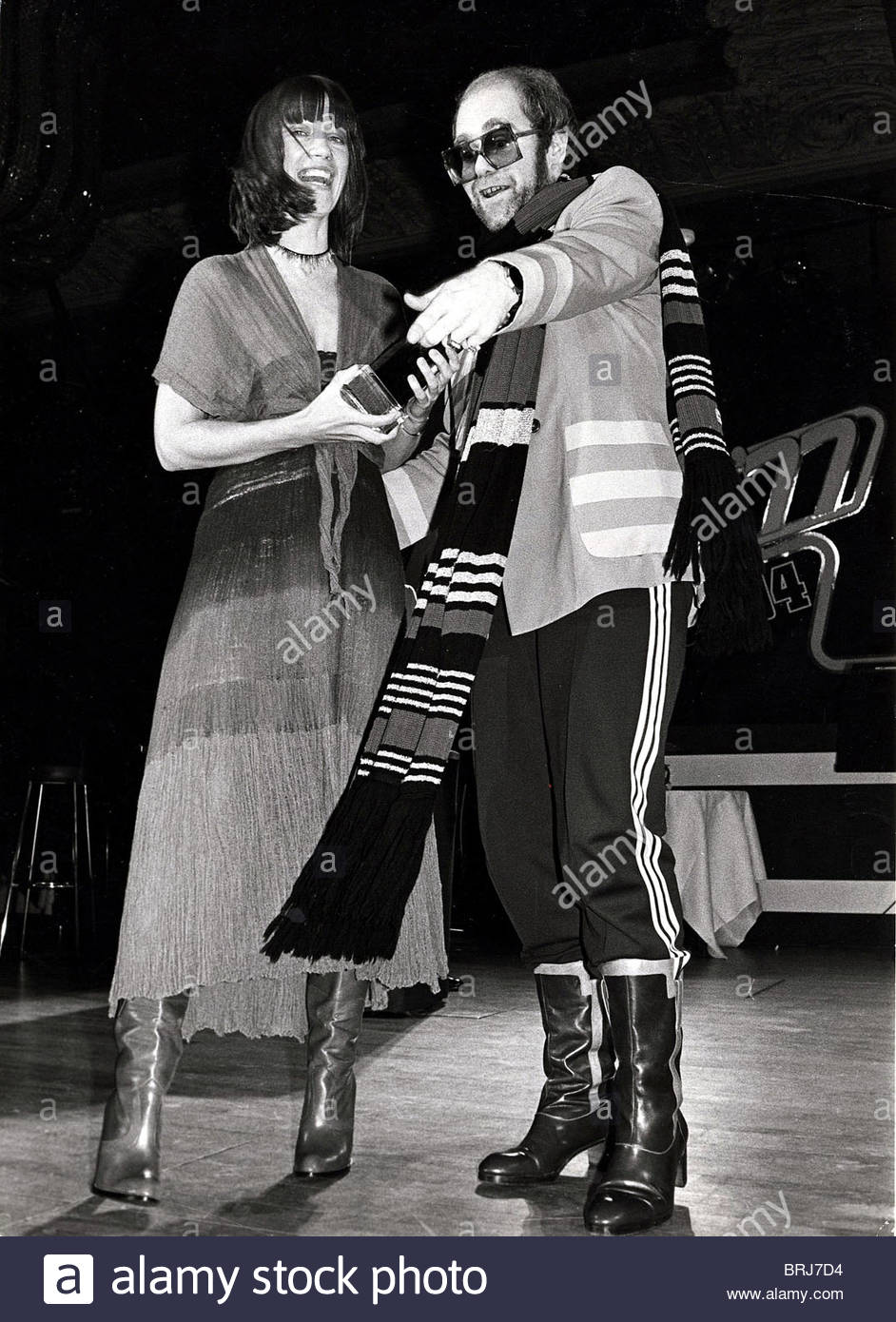 Elton John 1977 Stock Photos & Elton John 1977 Stock Images - Alamy