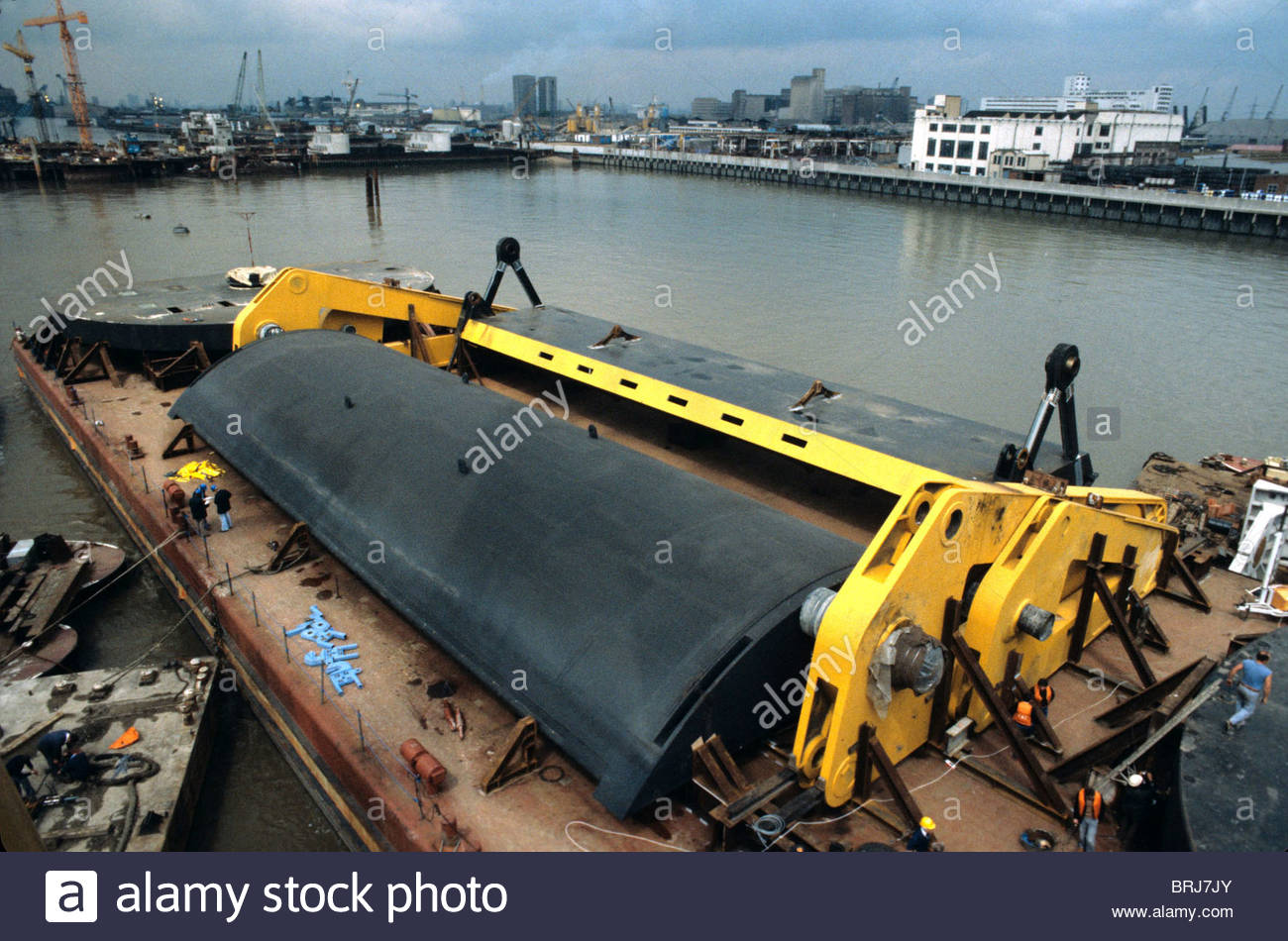 Flood Barrier Stock Photos & Flood Barrier Stock Images - Alamy