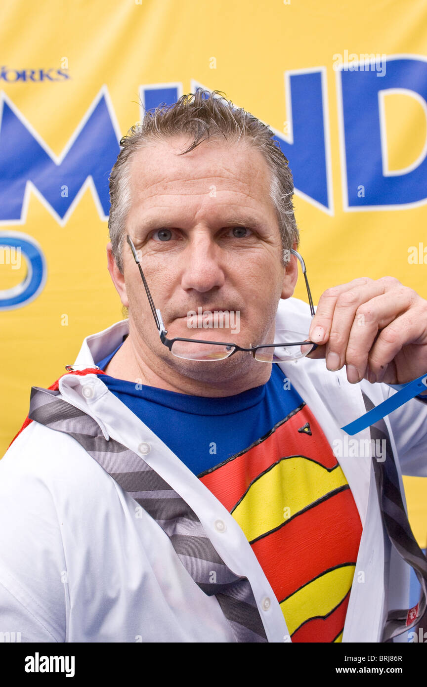 Superman dreamworks event beat guinness hi-res stock photography and ...