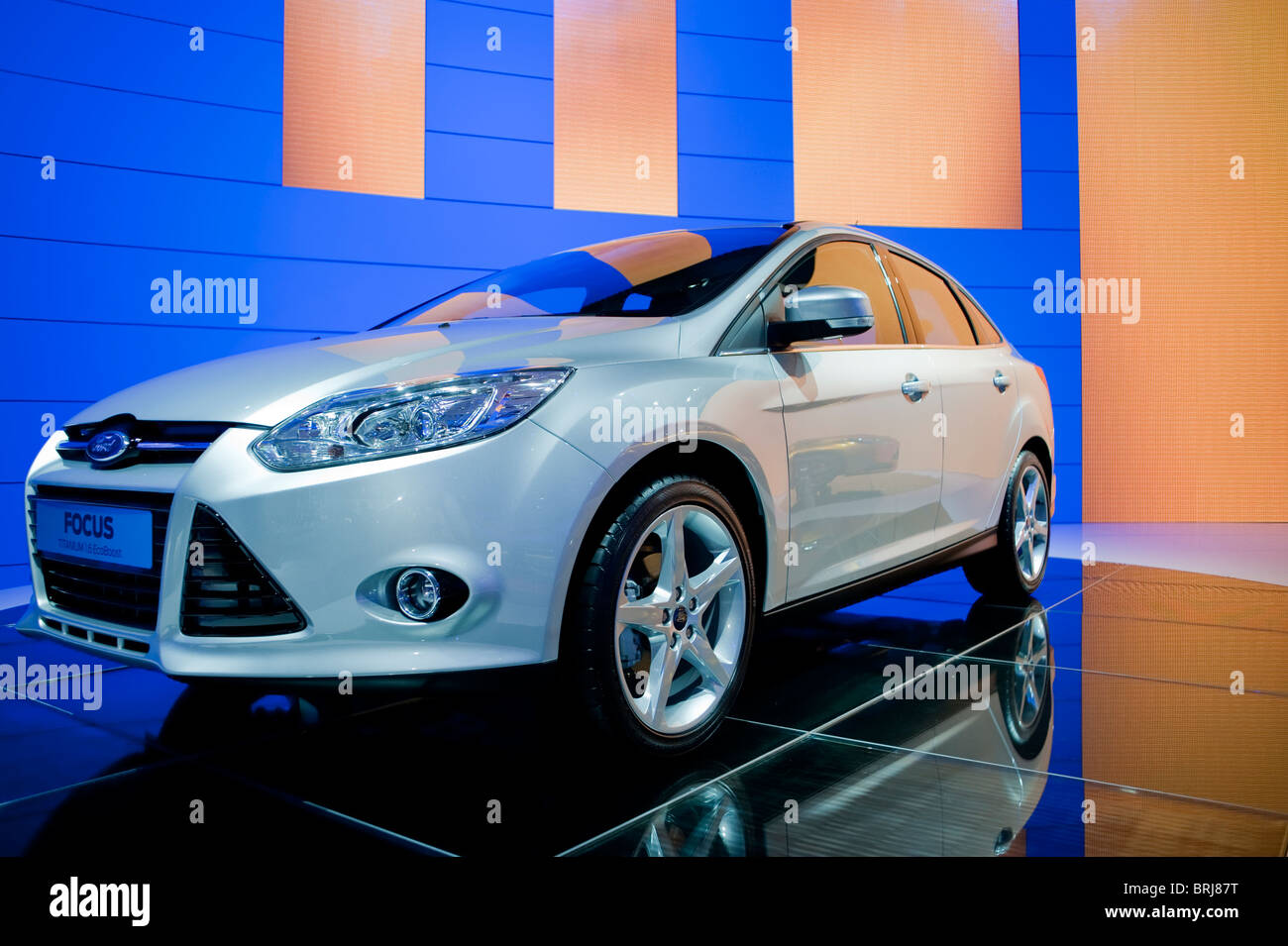 Focus Titanium Wallpaper
