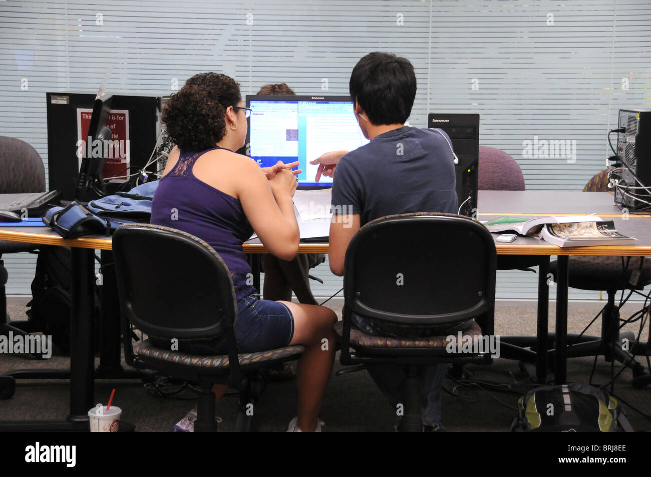 Learning commons library hi-res stock photography and images - Alamy