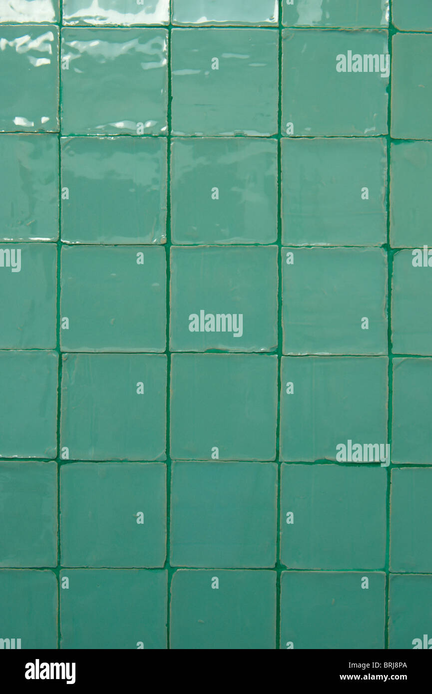 Vertical tiles green hi-res stock photography and images - Alamy