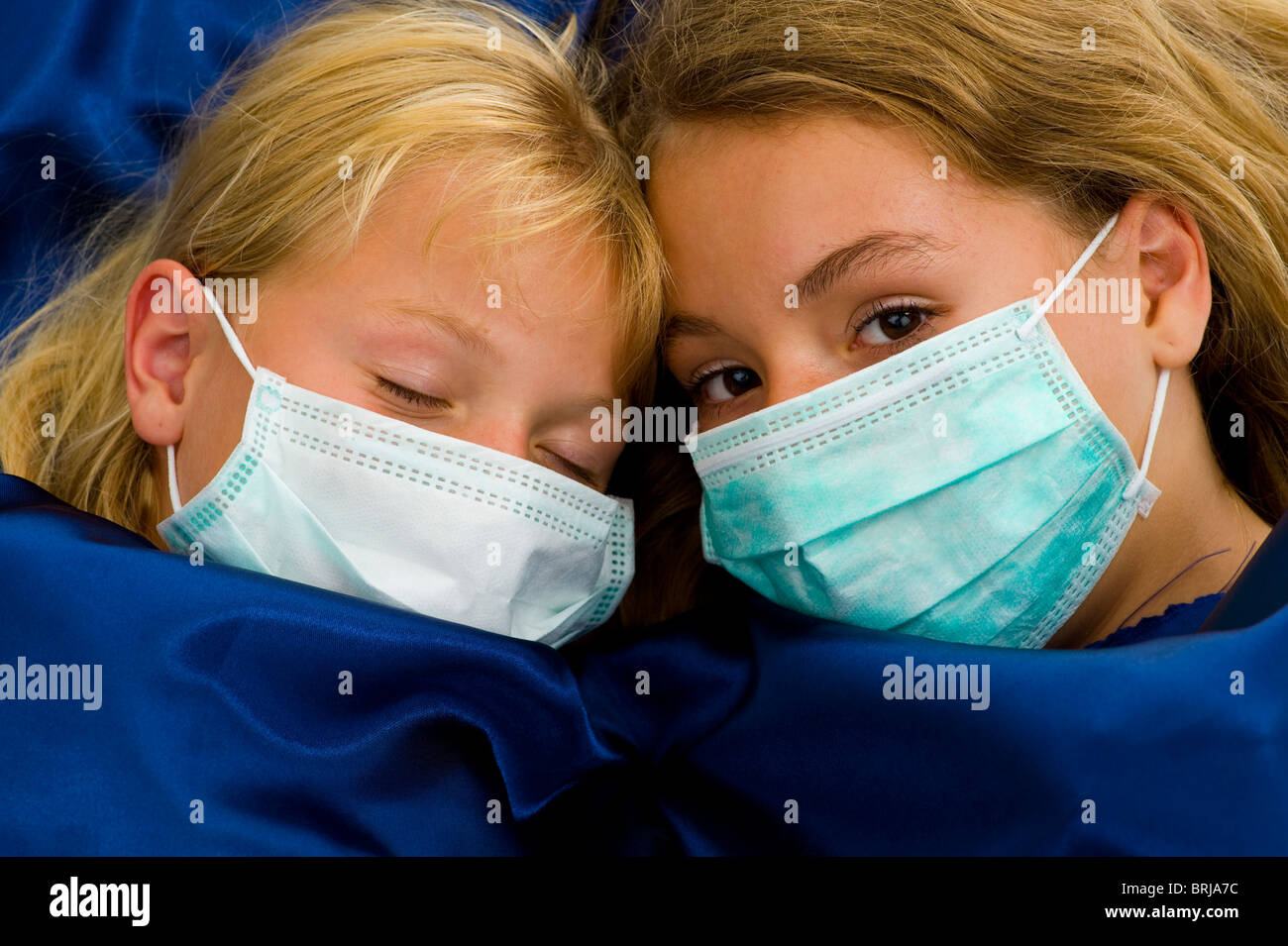 Girls swine flu mask hi-res stock photography and images - Alamy
