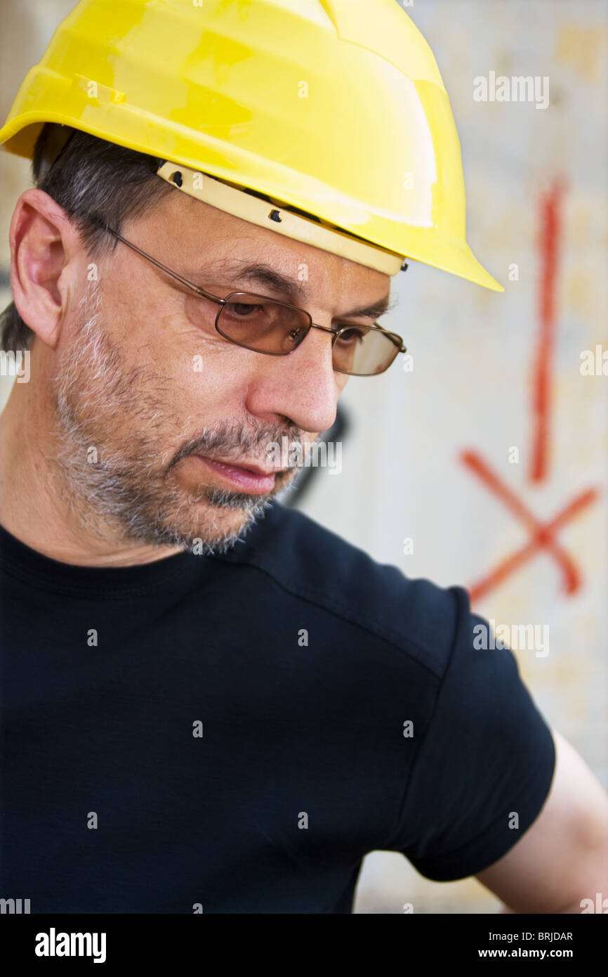 Construction worker hard hat hi-res stock photography and images - Alamy