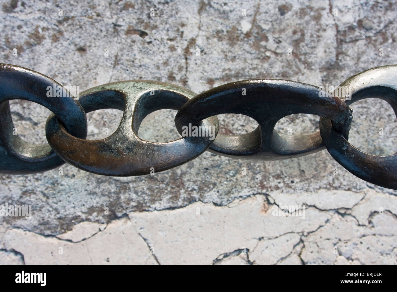 metal chain links showing strength Stock Photo - Alamy
