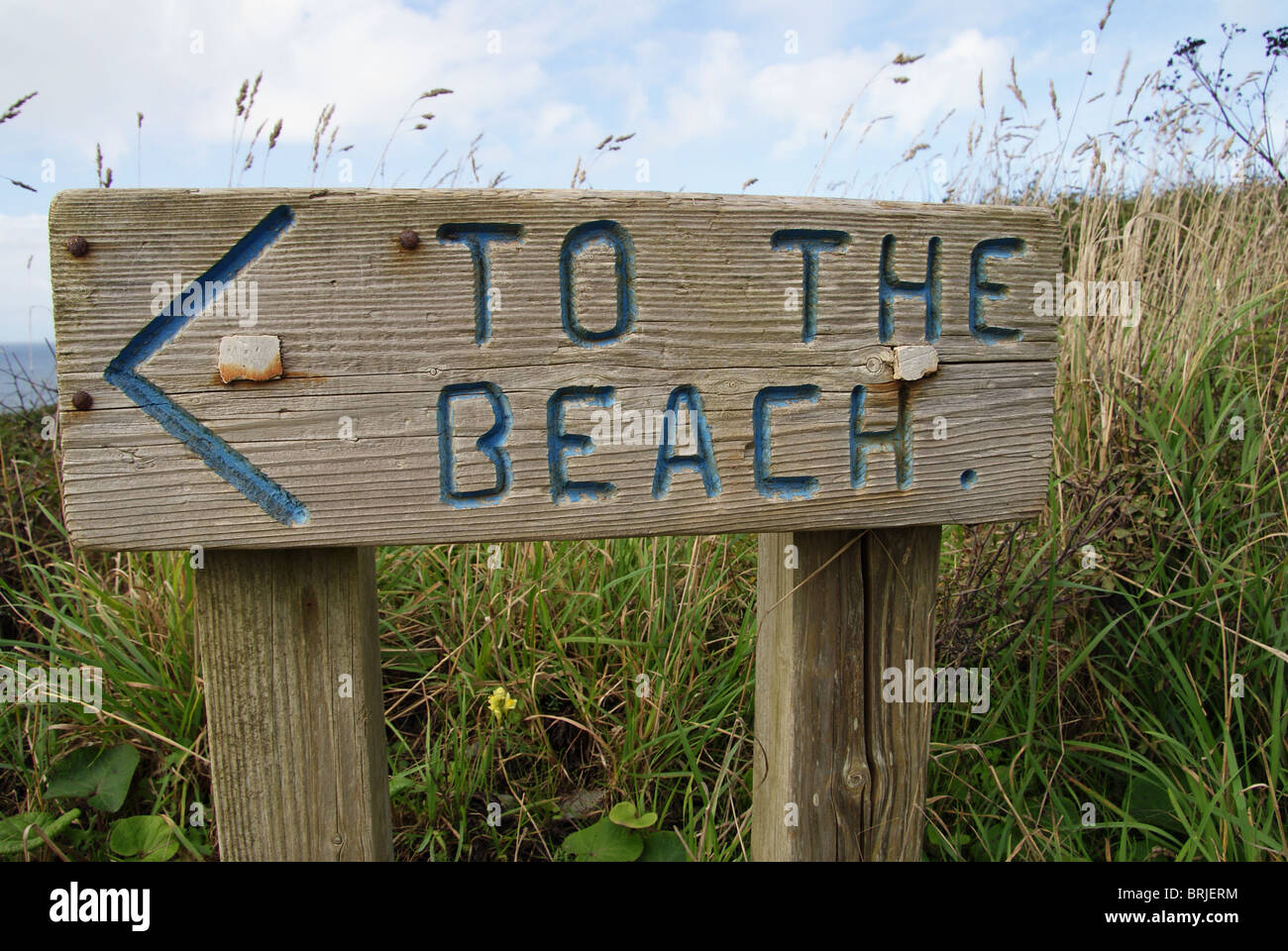 TO THE BEACH sign Stock Photo - Alamy