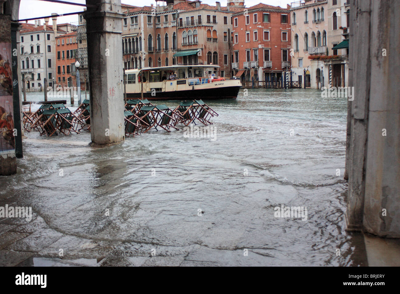Hochwasser in venedig aqua alta hi-res stock photography and images - Alamy