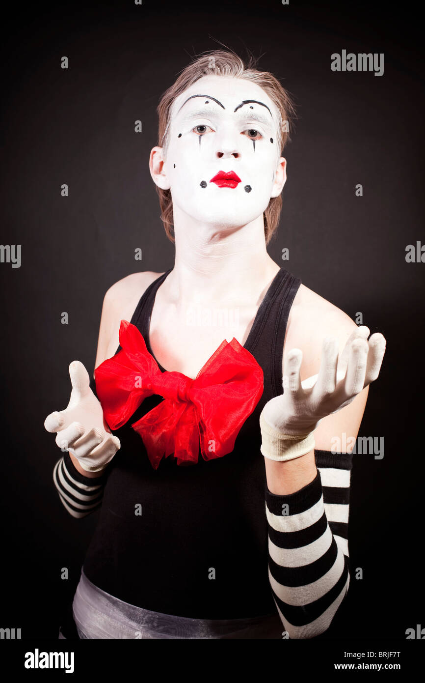 Tall bow hi-res stock photography and images - Alamy