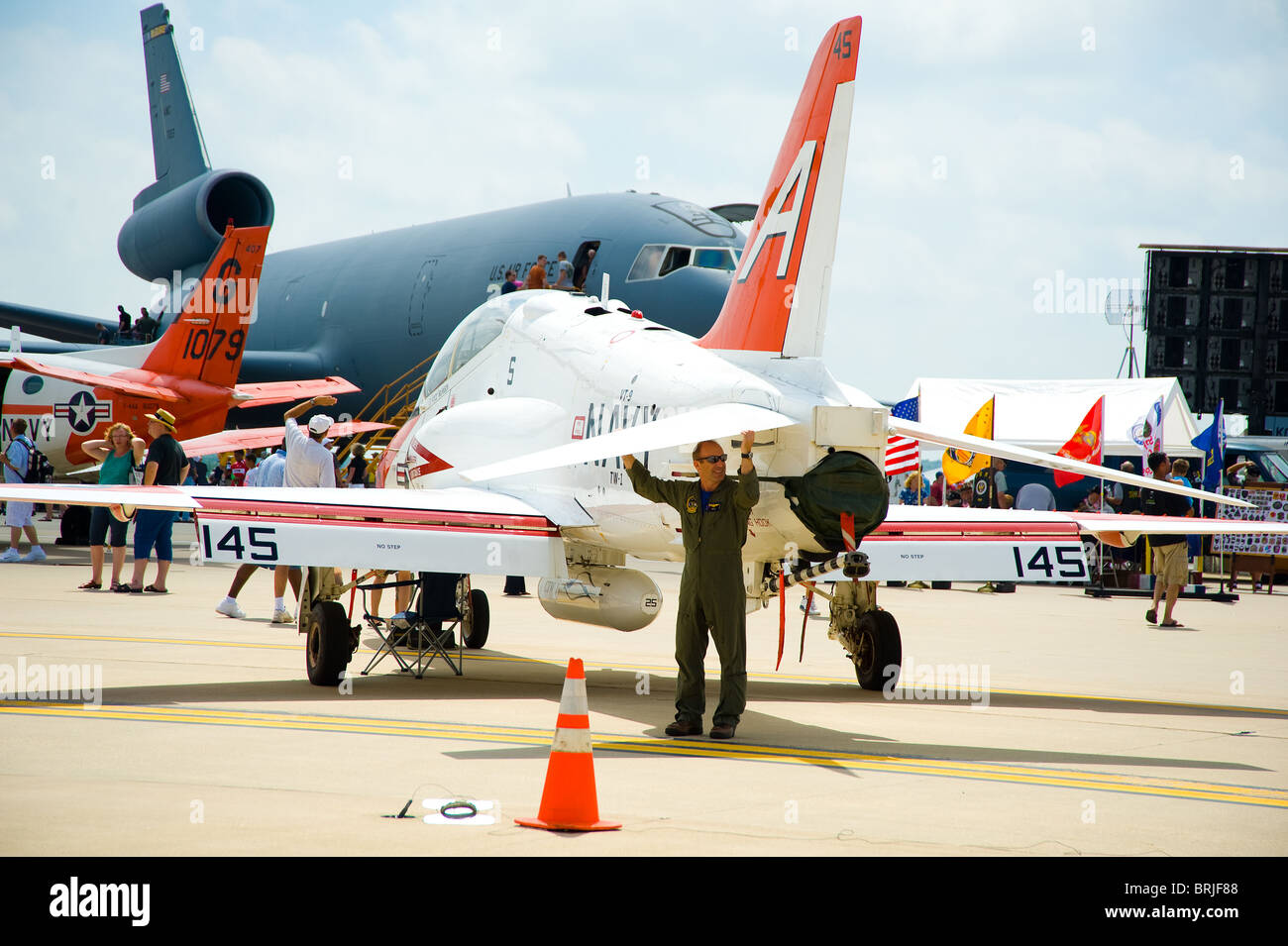T 45 goshawk hi-res stock photography and images - Alamy