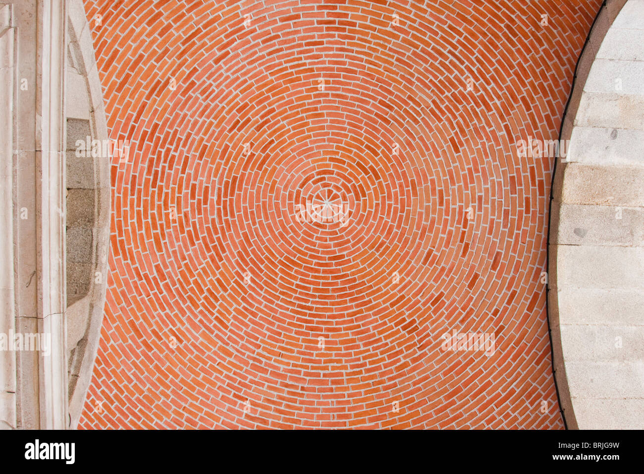 circular brick pattern in brick Stock Photo - Alamy